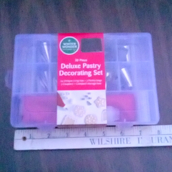 Winter wonder. Land? | Kitchen | Deluxe Pastry Decorating Sets New With ...